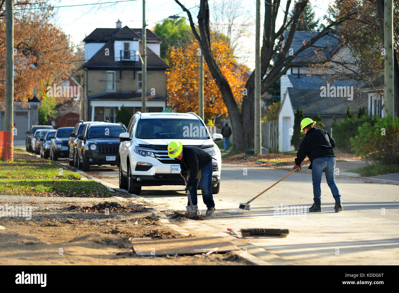 Sweeping the street hi-res stock photography and images - Alamy