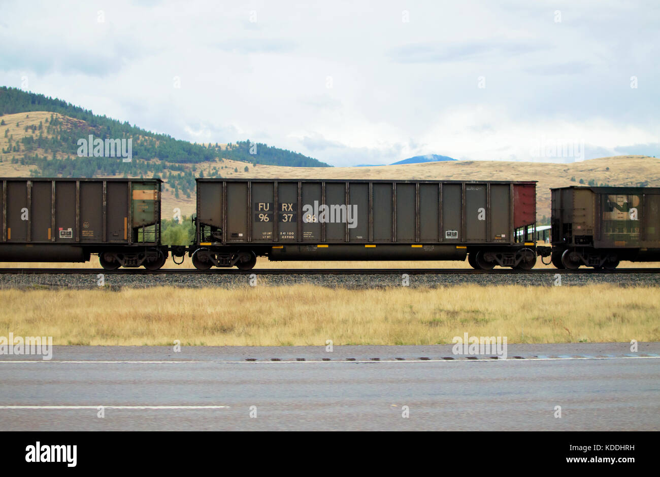 Freight doors hi-res stock photography and images - Alamy