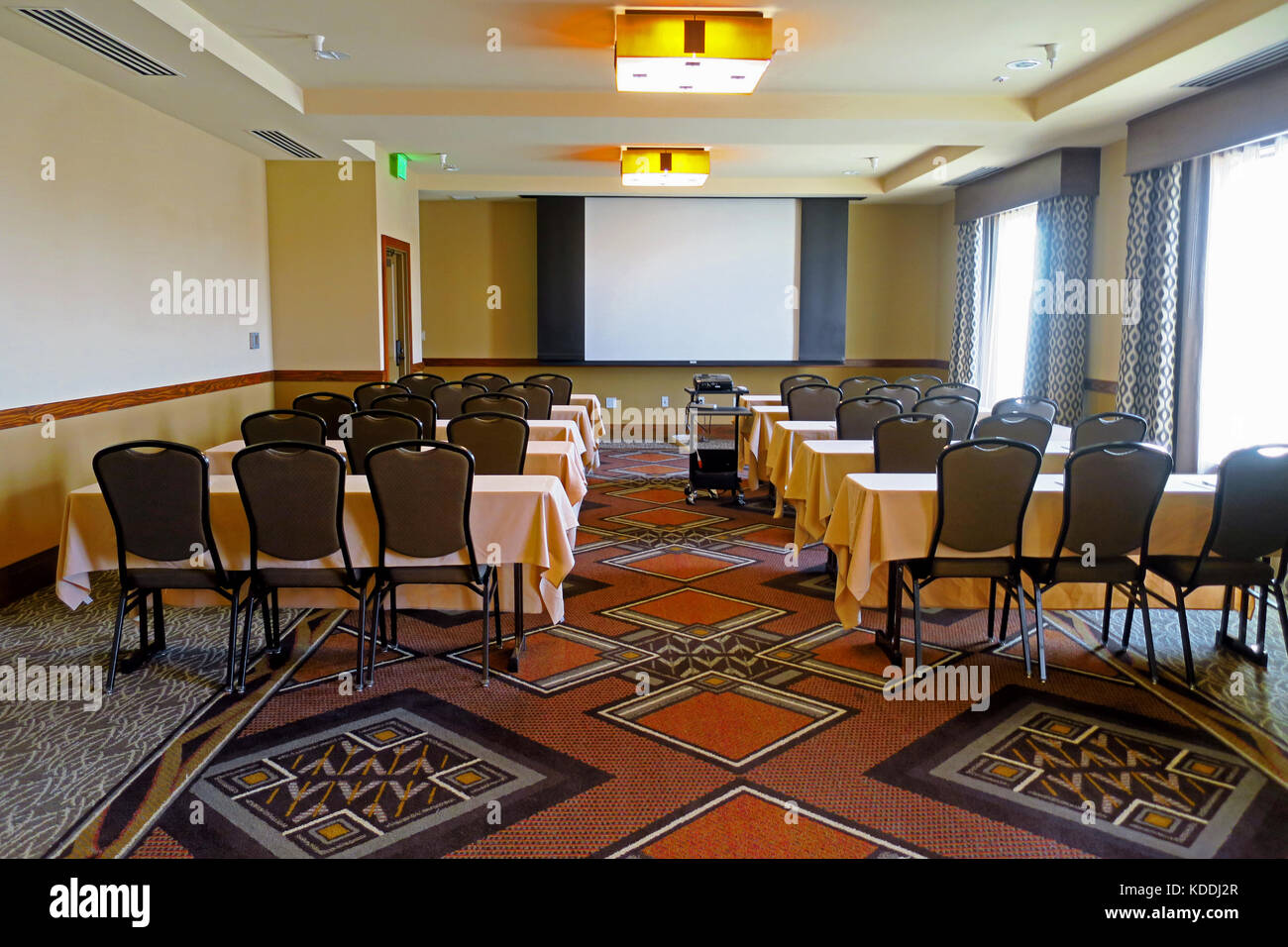 Basic conference room hi-res stock photography and images - Alamy