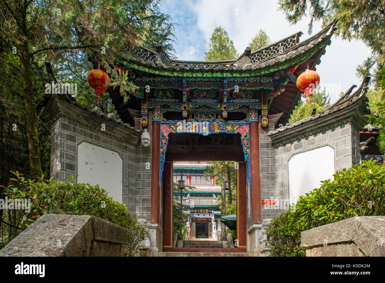 Entrance to Wan Gu Lou Pagoda in Ancient Town of Lijiang, Yunnan, China ...