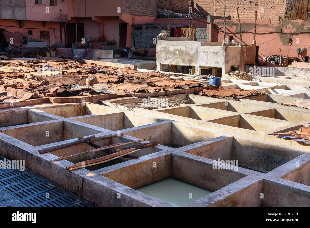 Marrakech Leather Tanning Stock Photos & Marrakech Leather Tanning ...