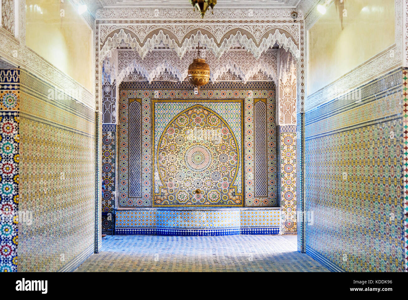 Ensemble artisanal hi-res stock photography and images - Alamy