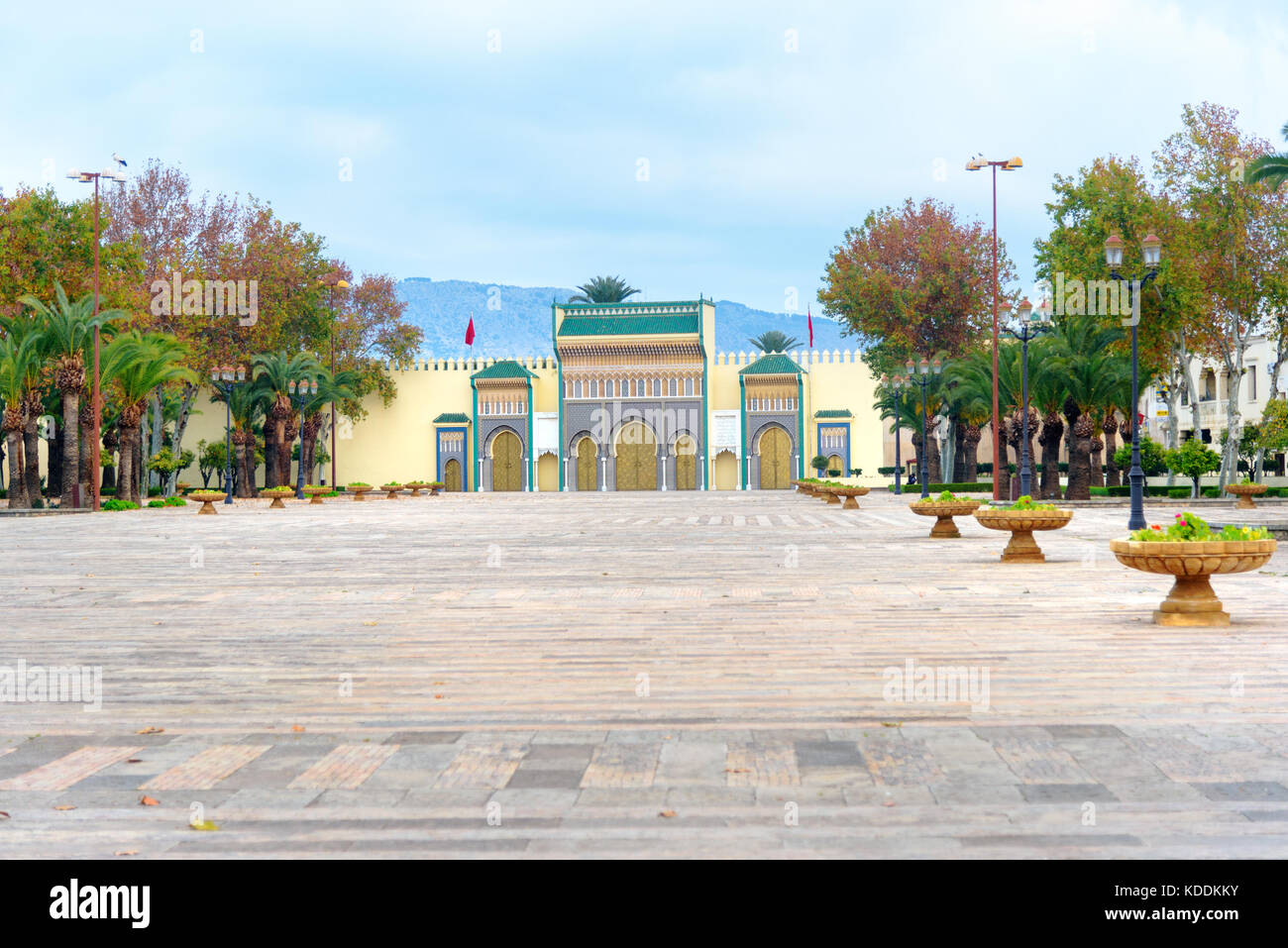 Golden door palace in fez hi-res stock photography and images - Alamy