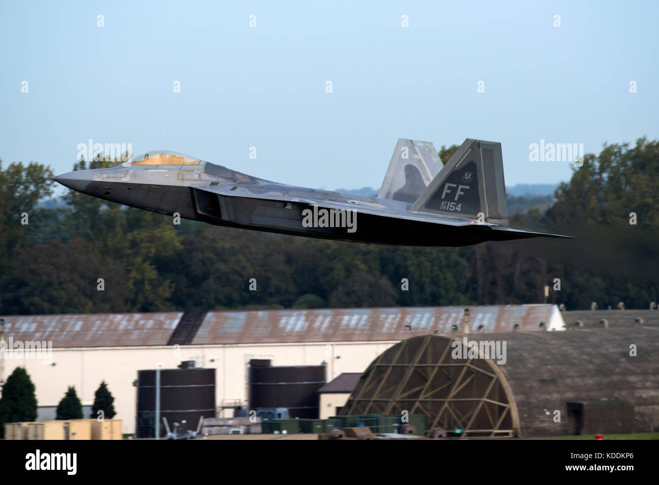 F-22 Raptor Takeoff Stock Photo - Alamy