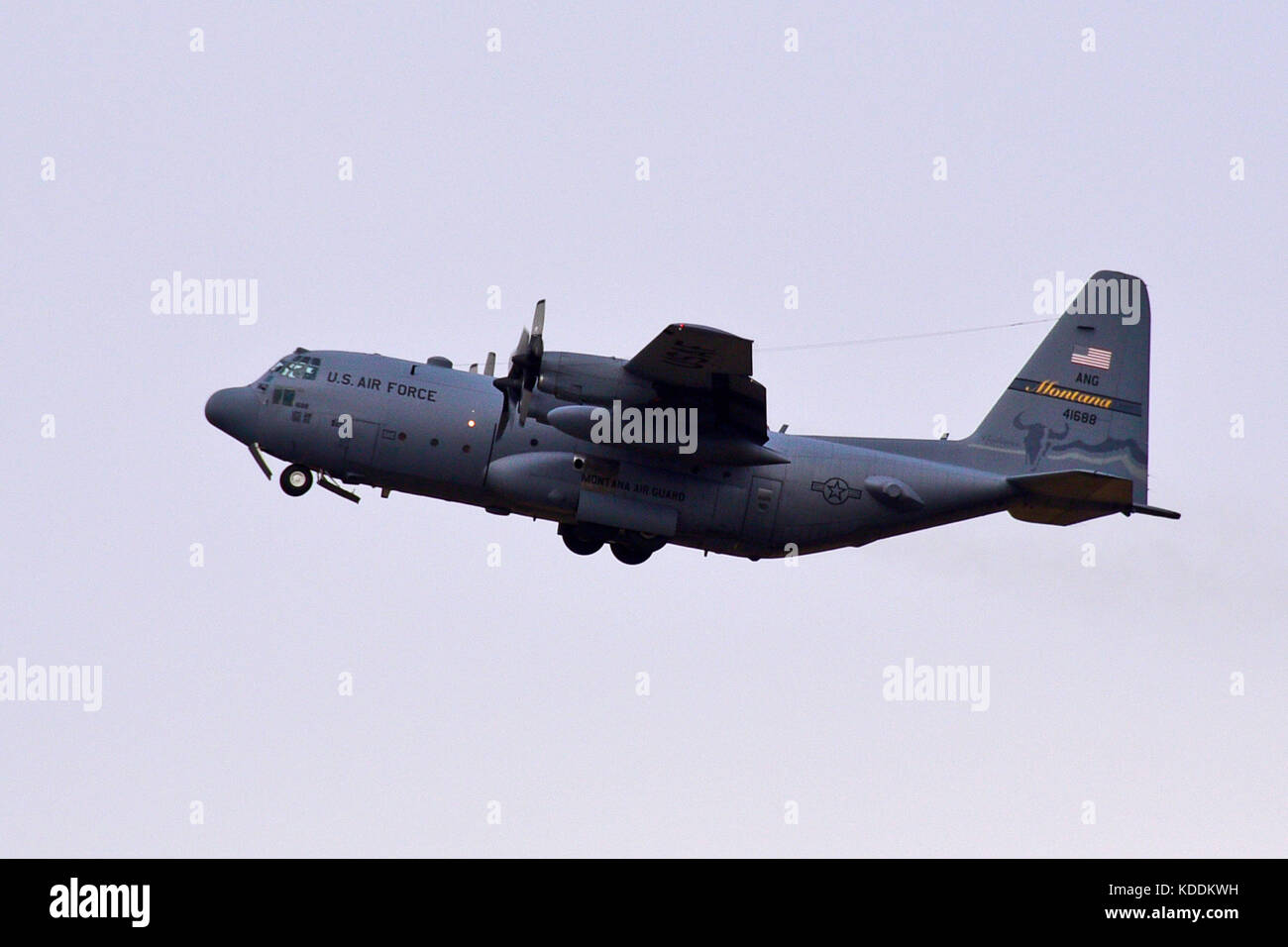 Aircraft takeoff hi-res stock photography and images - Alamy