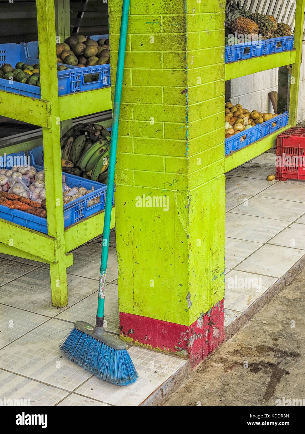 Caribbean grocery store hi-res stock photography and images - Alamy