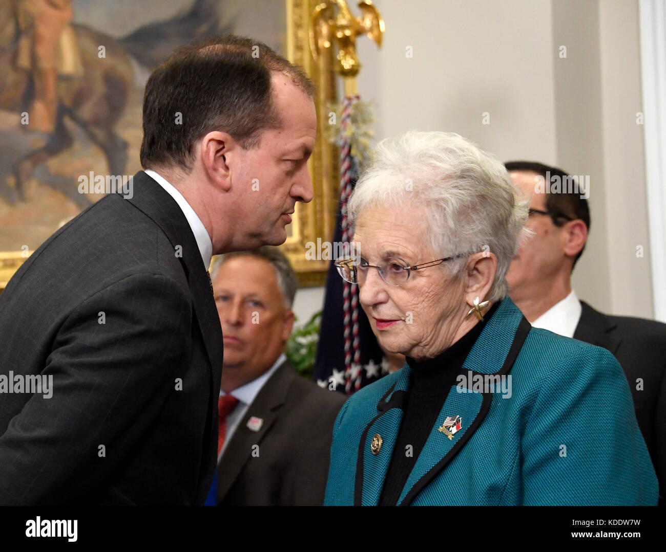 Secretary of labor alex acosta hi-res stock photography and images - Alamy