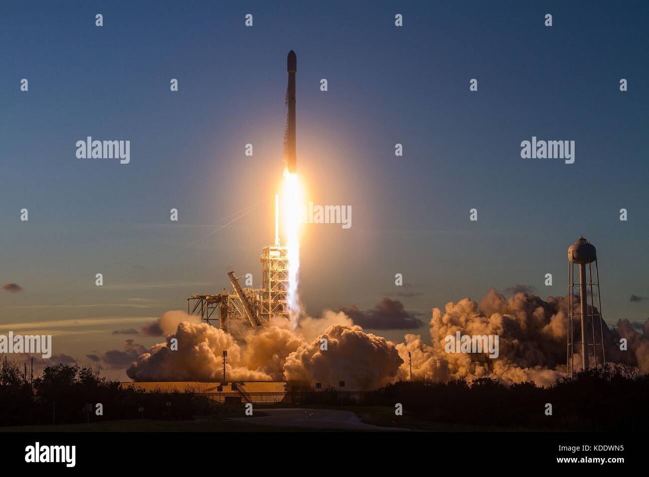 Ses satellites hi-res stock photography and images - Alamy