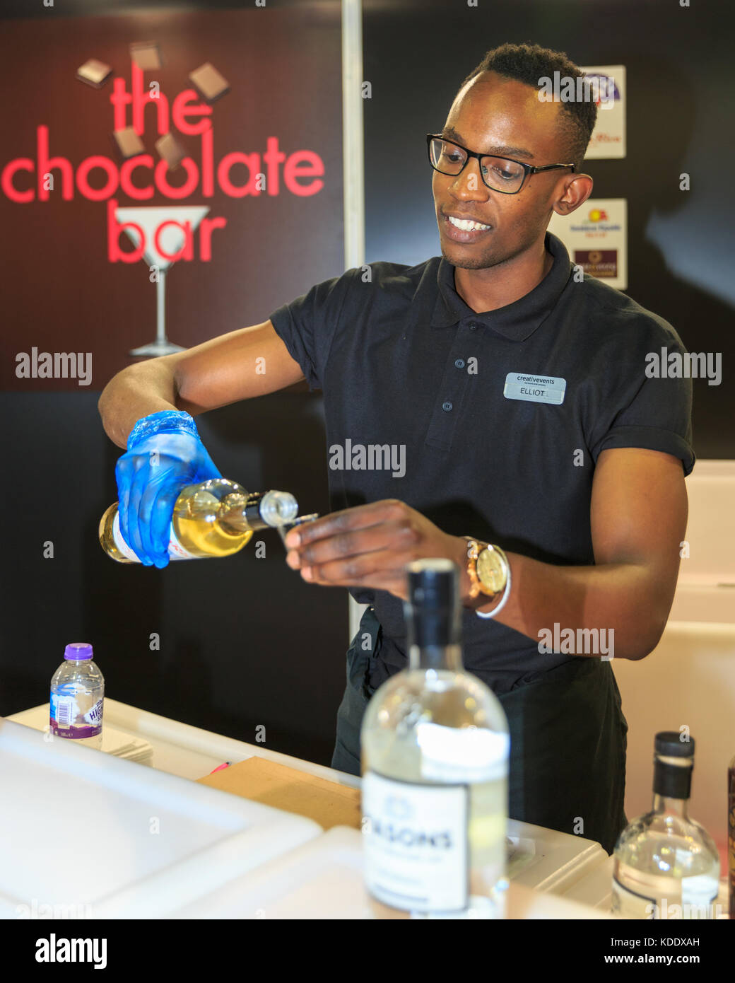 London, UK, 12th Oct 2017. Drinks are being poured at the new Chocolate ...