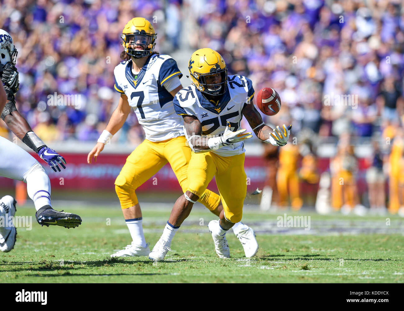 October 07, 2017: .West Virginia Mountaineers quarterback Will Grier (7 ...