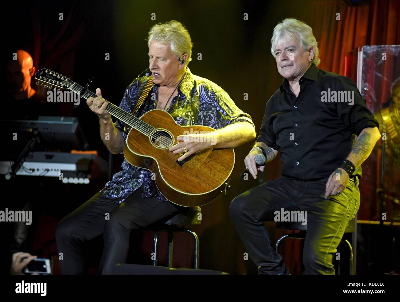 Russell hitchcock and graham russell hi-res stock photography and ...
