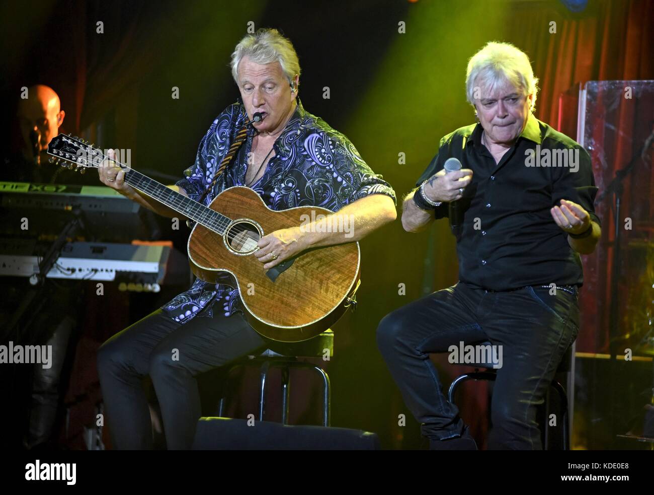 Russell hitchcock and graham russell hi-res stock photography and ...