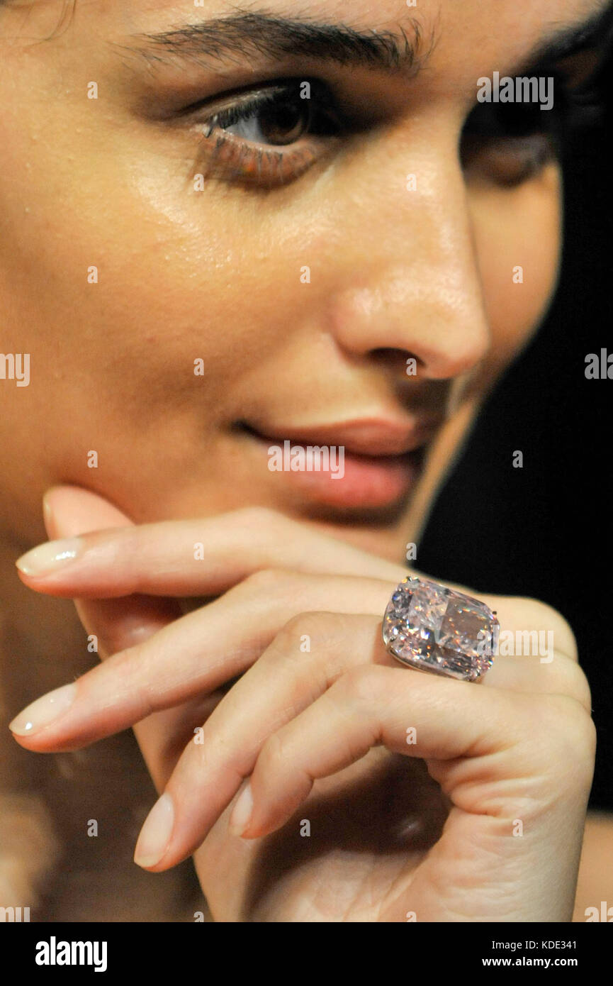 London, UK. 13 October 2017. A model presents "The Raj Pink" diamond at ...