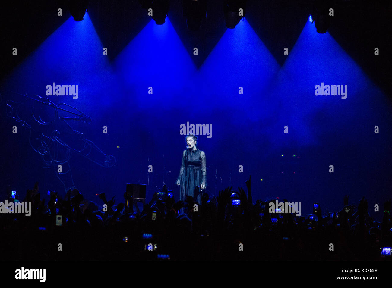 Milan, Italy. 12th Oct, 2017. The New Zealand singer-songwriter LORDE ...