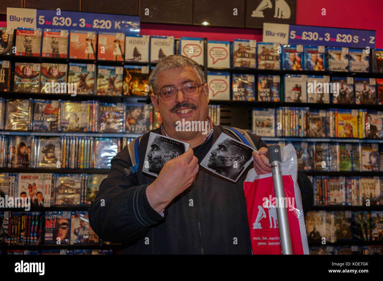 London, UK. 13th October, 2017. Fans queueing for Simon Webbe - London ...