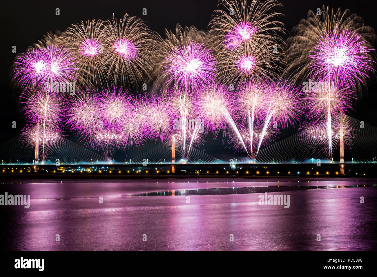 Runcorn widnes silver jubilee road hi-res stock photography and images ...
