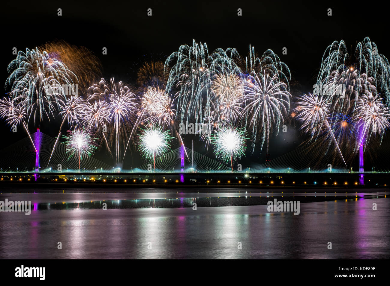 New runcorn bridge hi-res stock photography and images - Alamy