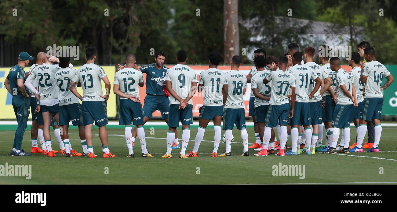 SÃO PAULO, SP - 13.10.2017: TREINO DO PALMEIRAS - Alberto Valentin ...