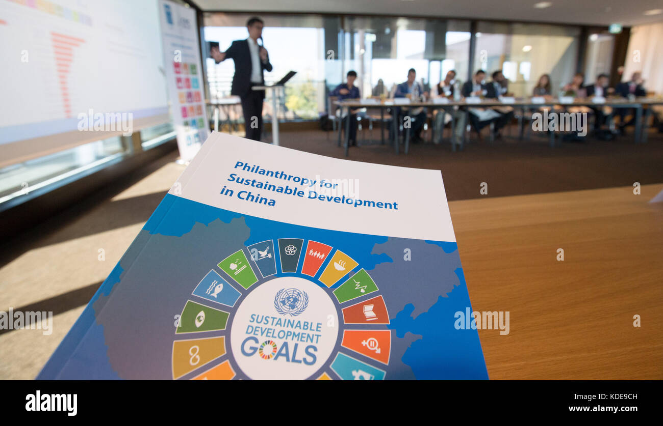 Sustainable development goals 13 hi-res stock photography and images ...