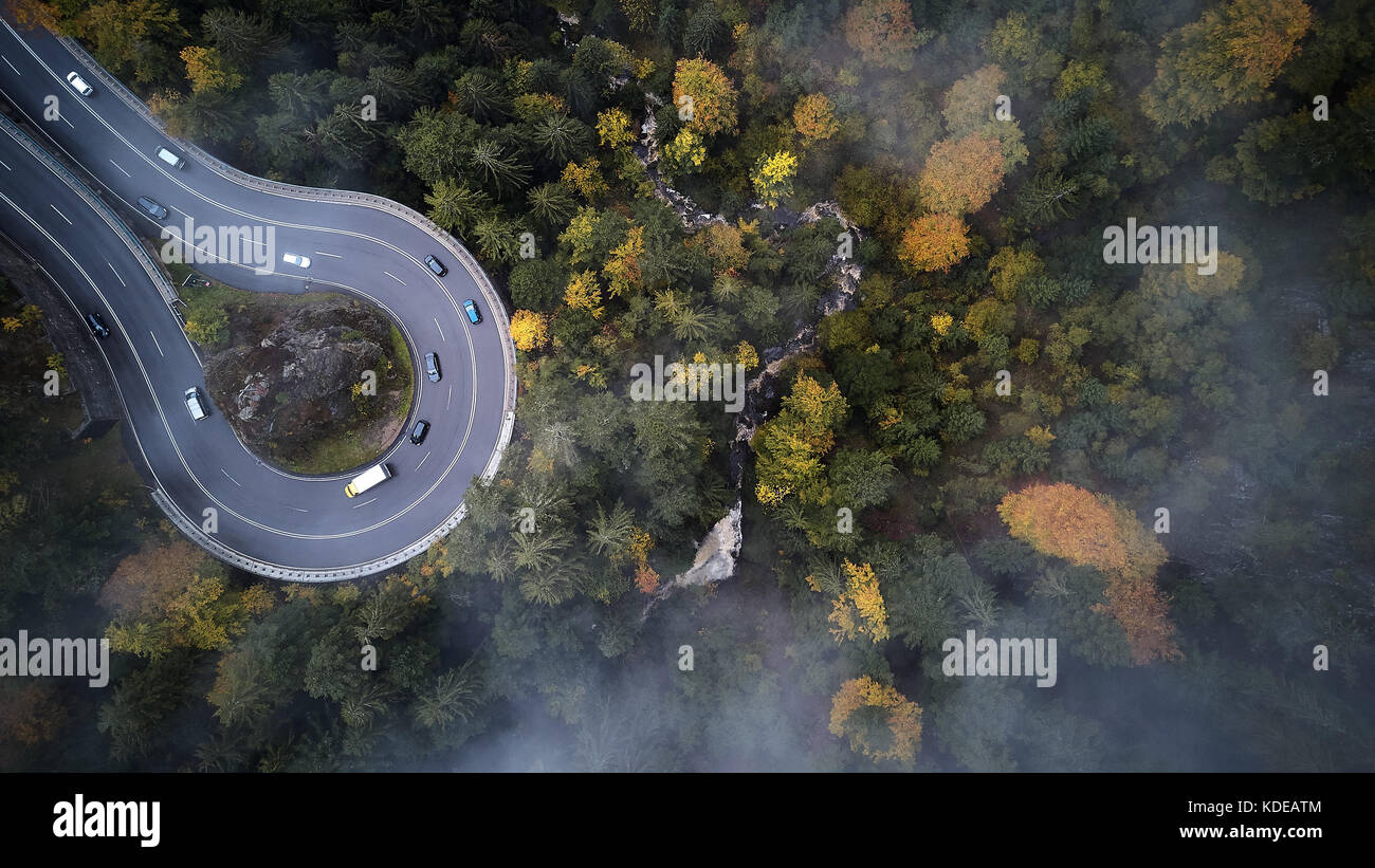 4k aerial flying through forest hi-res stock photography and images - Alamy