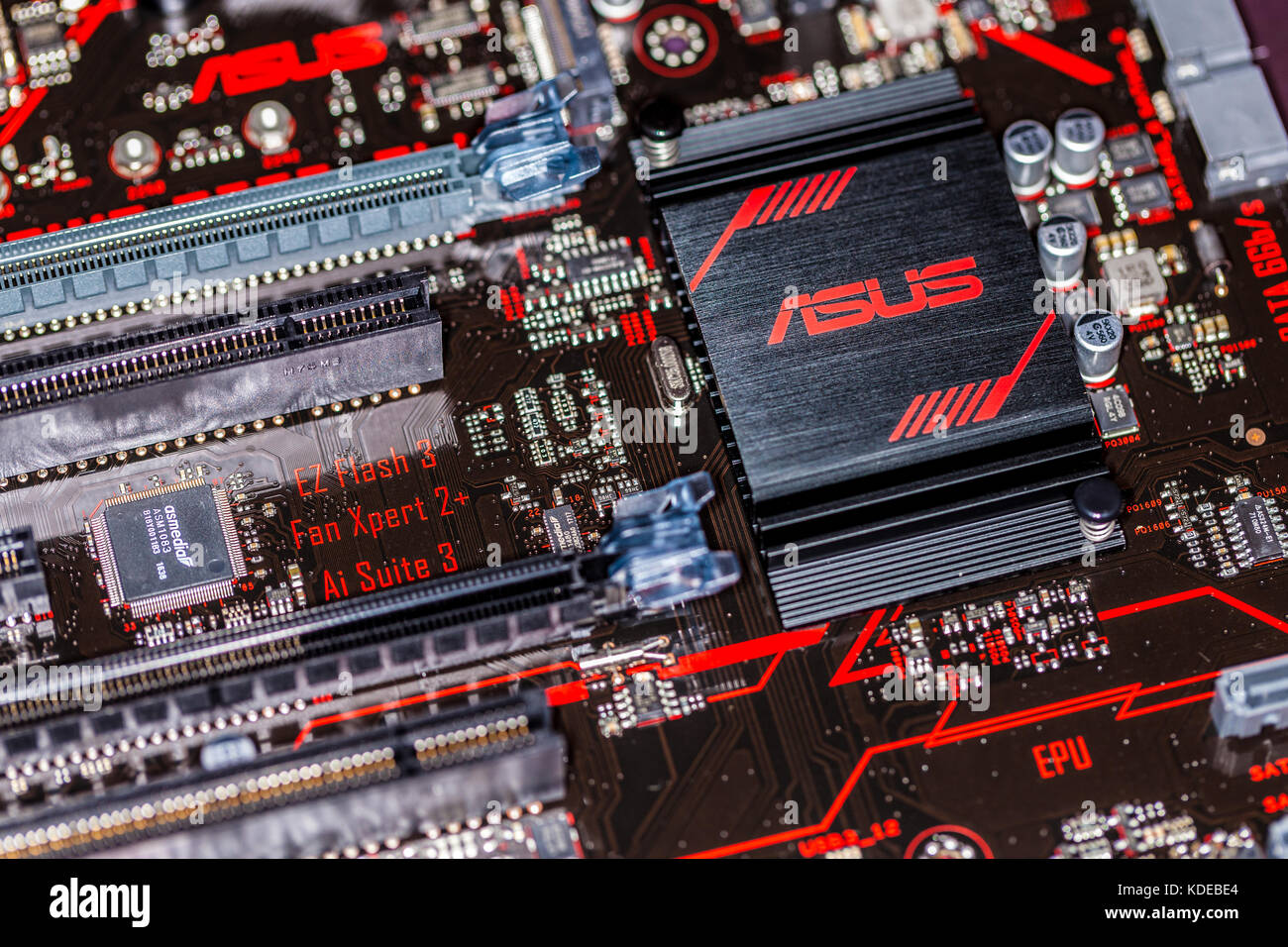 New cpu on motherboard hi-res stock photography and images - Alamy
