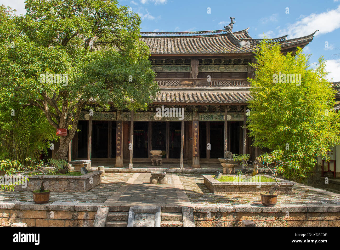 Liuli Temple, Baisha, Yunnan, China Stock Photo - Alamy