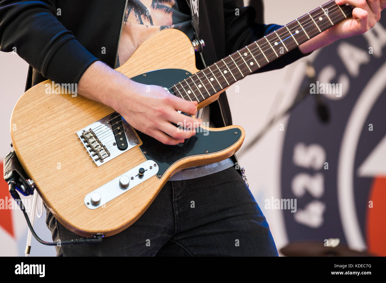 Man playing electric guitar Stock Photo - Alamy