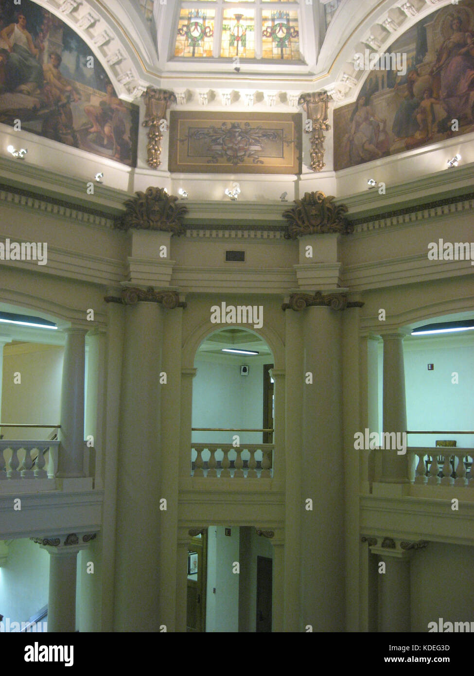 Monroe County Courthouse in Bloomington, rotunda southwestern corner ...