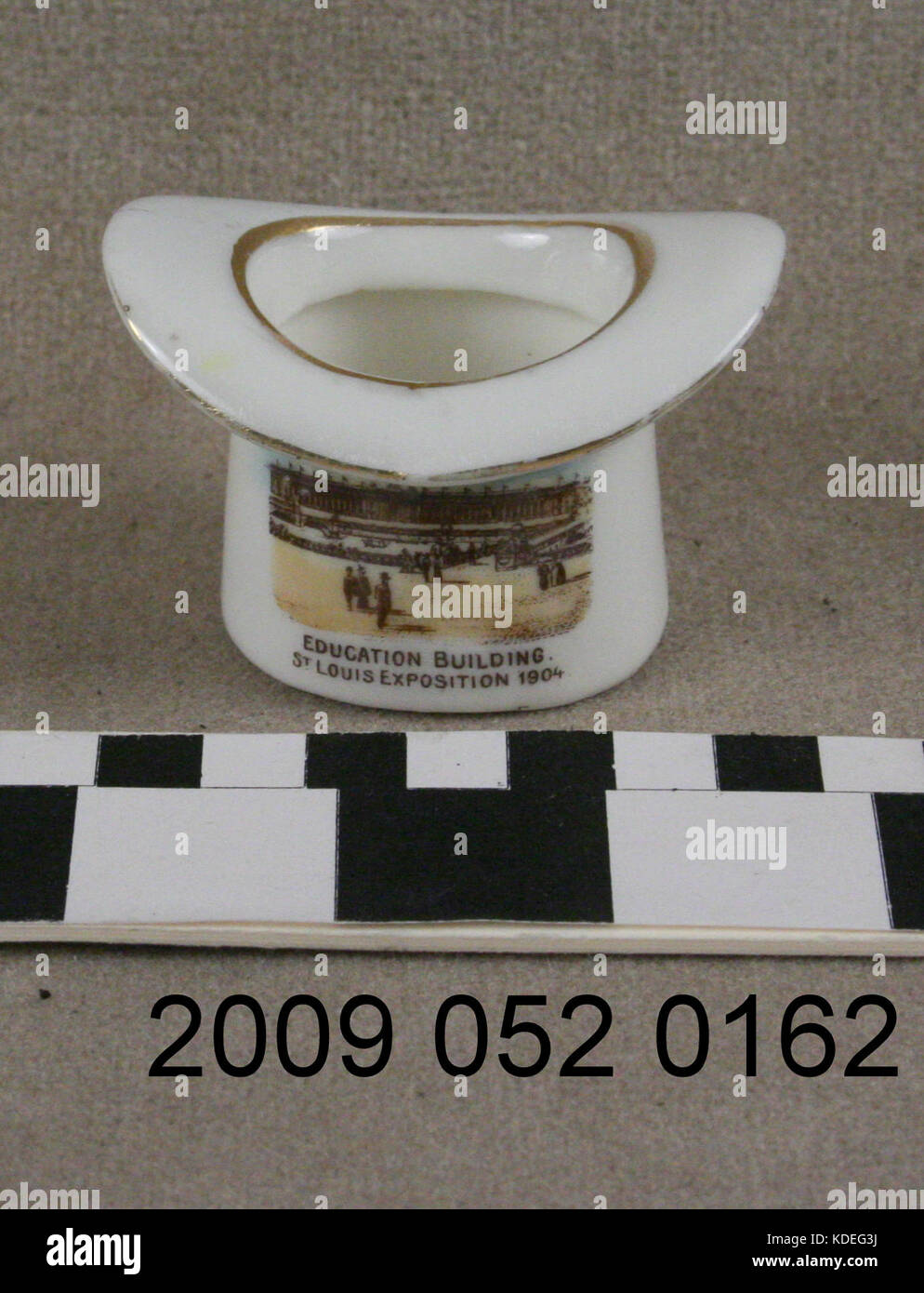 Small White Ceramic Top Hat With Color Transfer Image of the Palace of ...