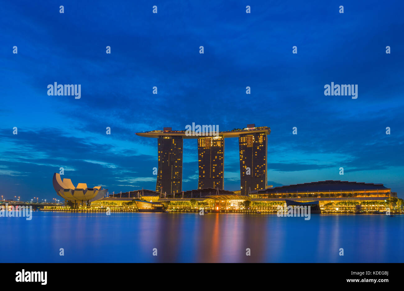SINGAPORE CITY, SINGAPORE - FEBRUARY 16, 2017: View Of Marina Bay sands ...