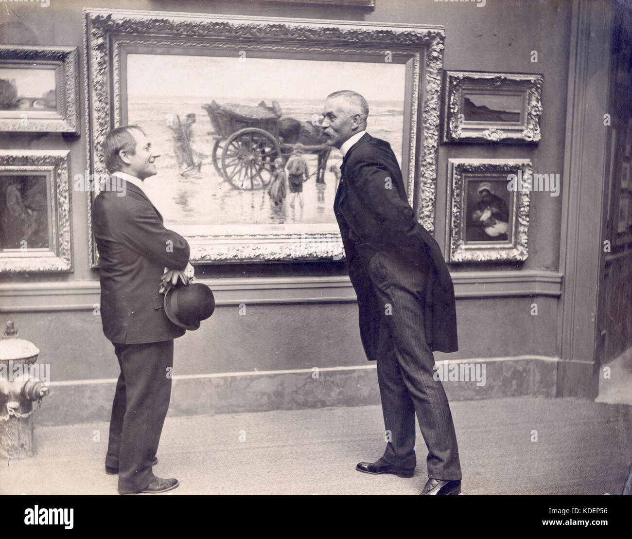 Palace of Art. Two visitors viewing painting at the 1904 World's Fair ...