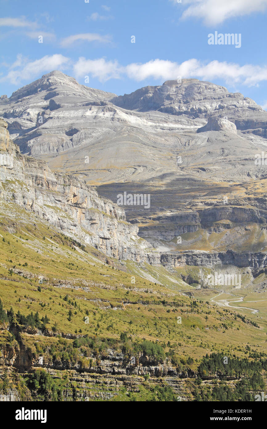 Ordesa valley and monte perdido national park hi-res stock photography ...