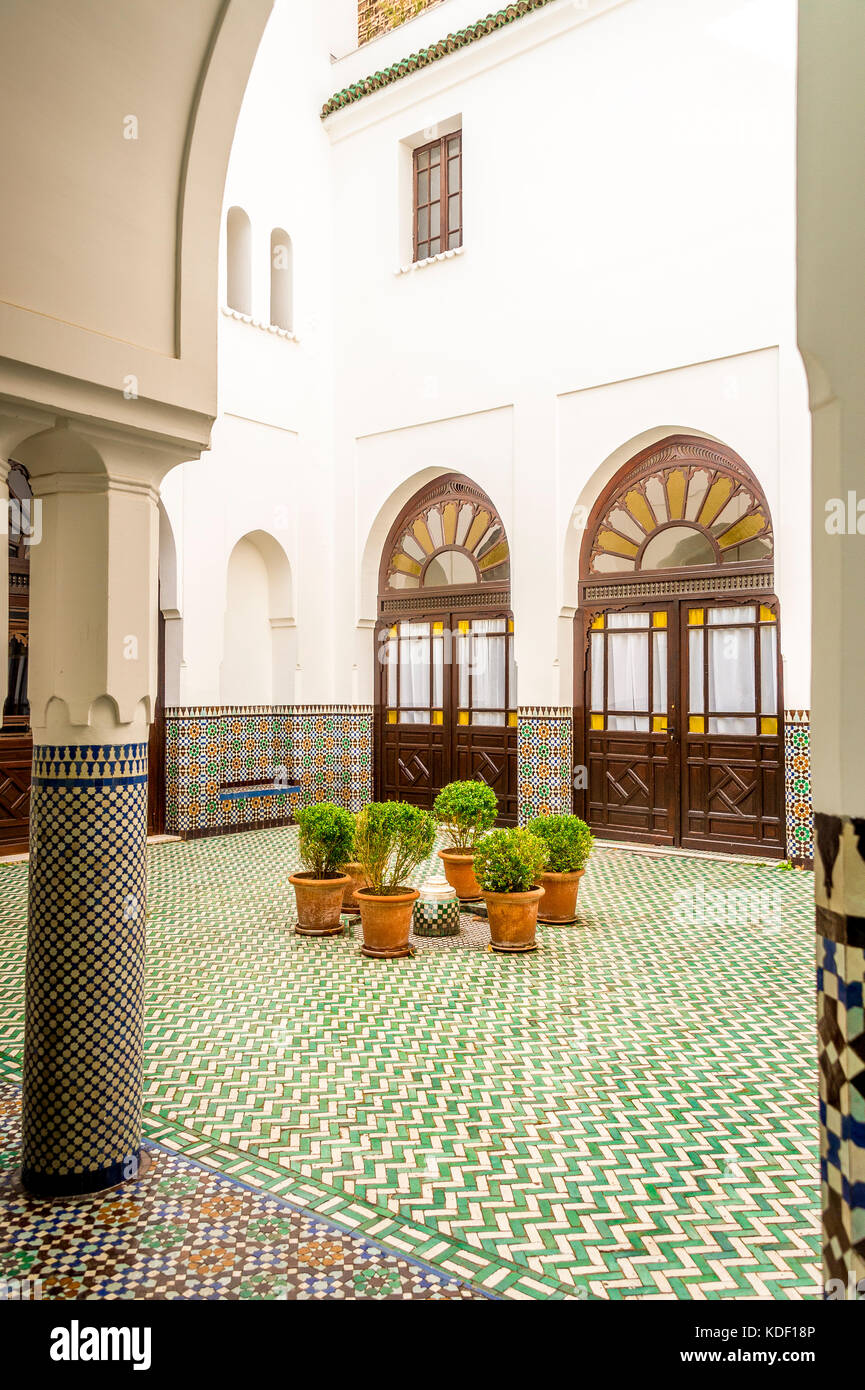 The grand mosquee de paris hi-res stock photography and images - Alamy