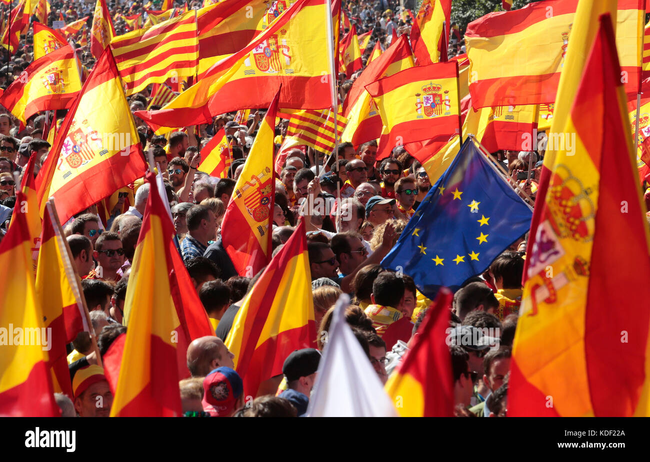 spain pro union demonstration in barcelona during the catalonia ...