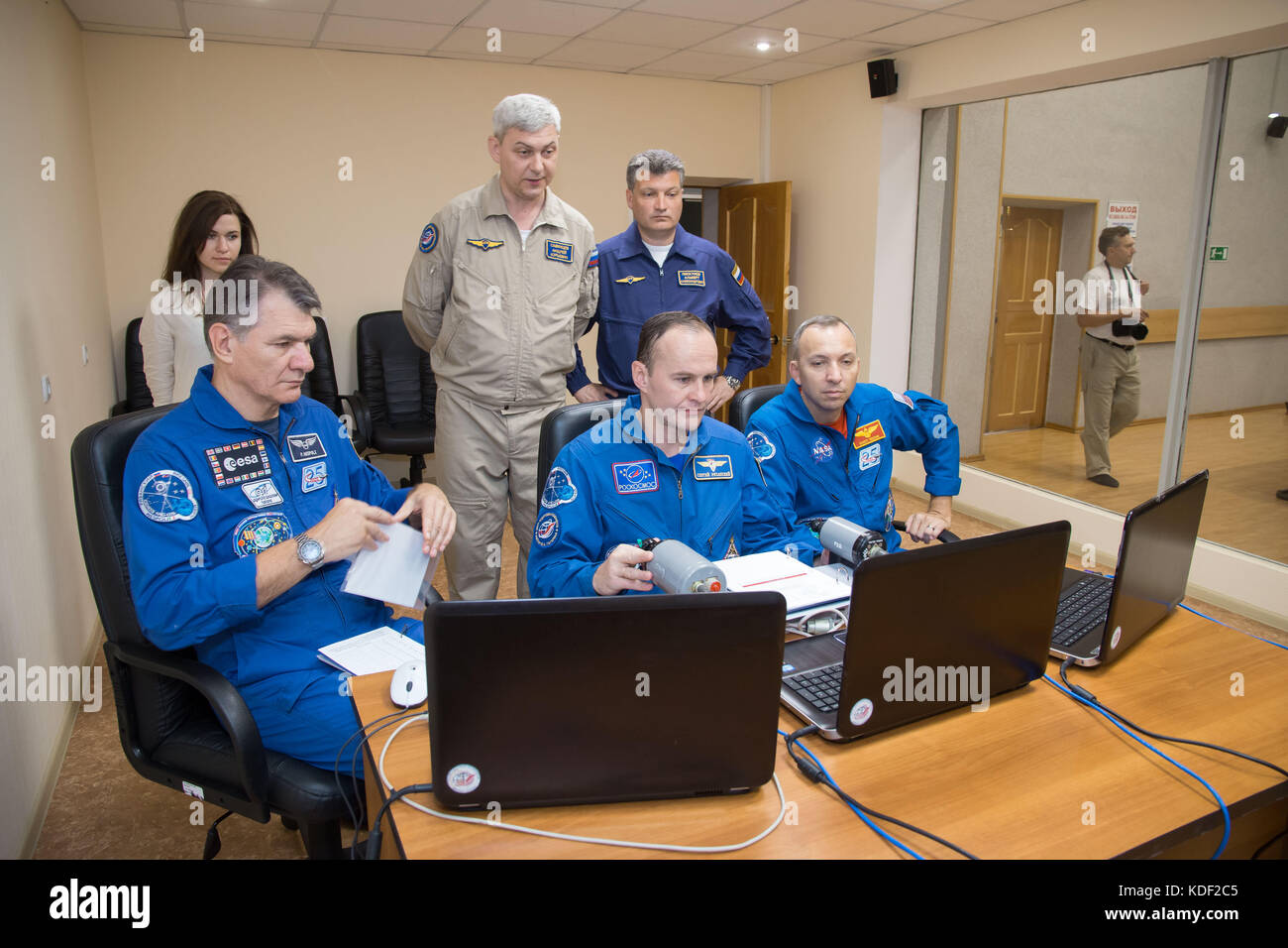 Launch procedure hi-res stock photography and images - Alamy