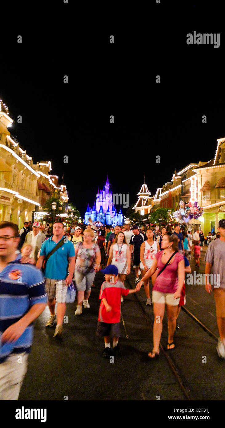 Disney world people hi-res stock photography and images - Alamy