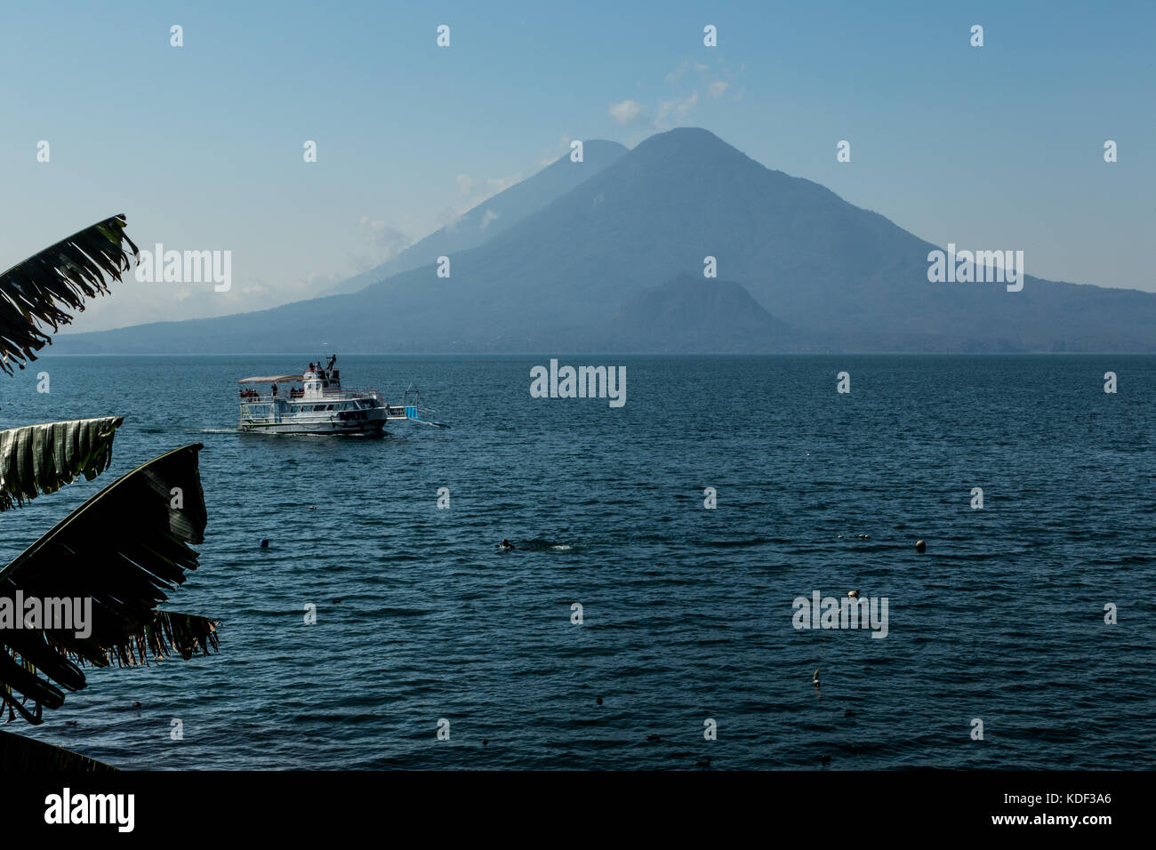 Lake atitlan guatemala maya people hi-res stock photography and images ...
