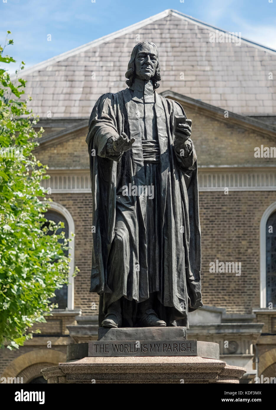 LONDON, UK - AUGUST 25, 2017: Statue of John Wesley in the forecourt of ...