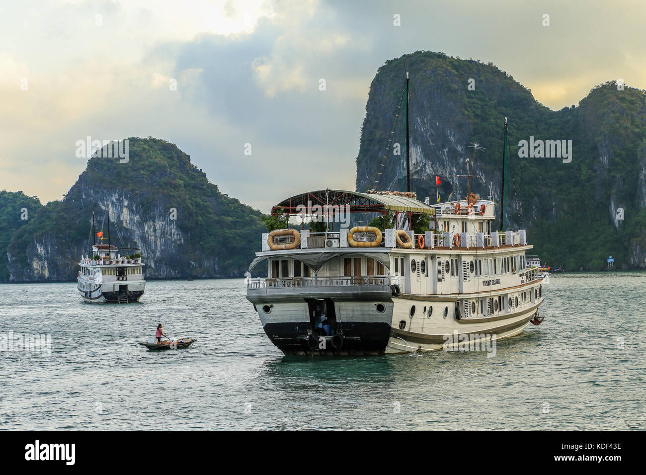 Relaxing Halong bay cruise Stock Photo - Alamy