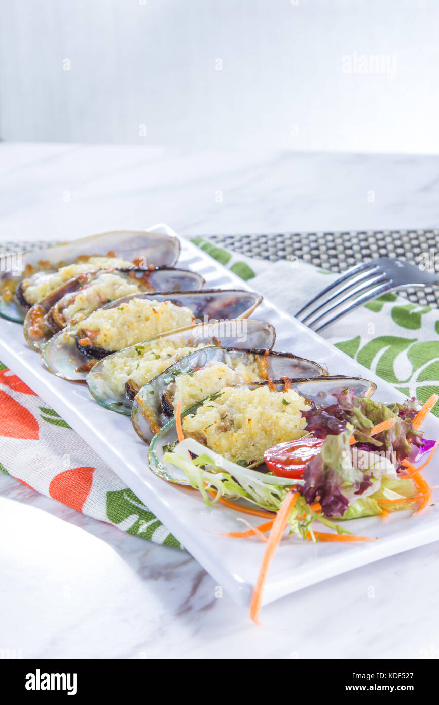 clam or mussel cuisine Stock Photo - Alamy