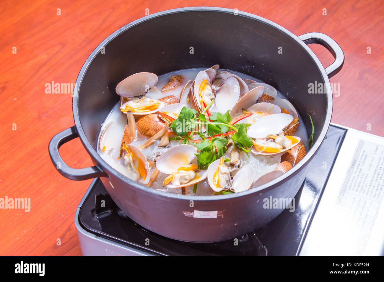 clam or mussel cuisine Stock Photo - Alamy