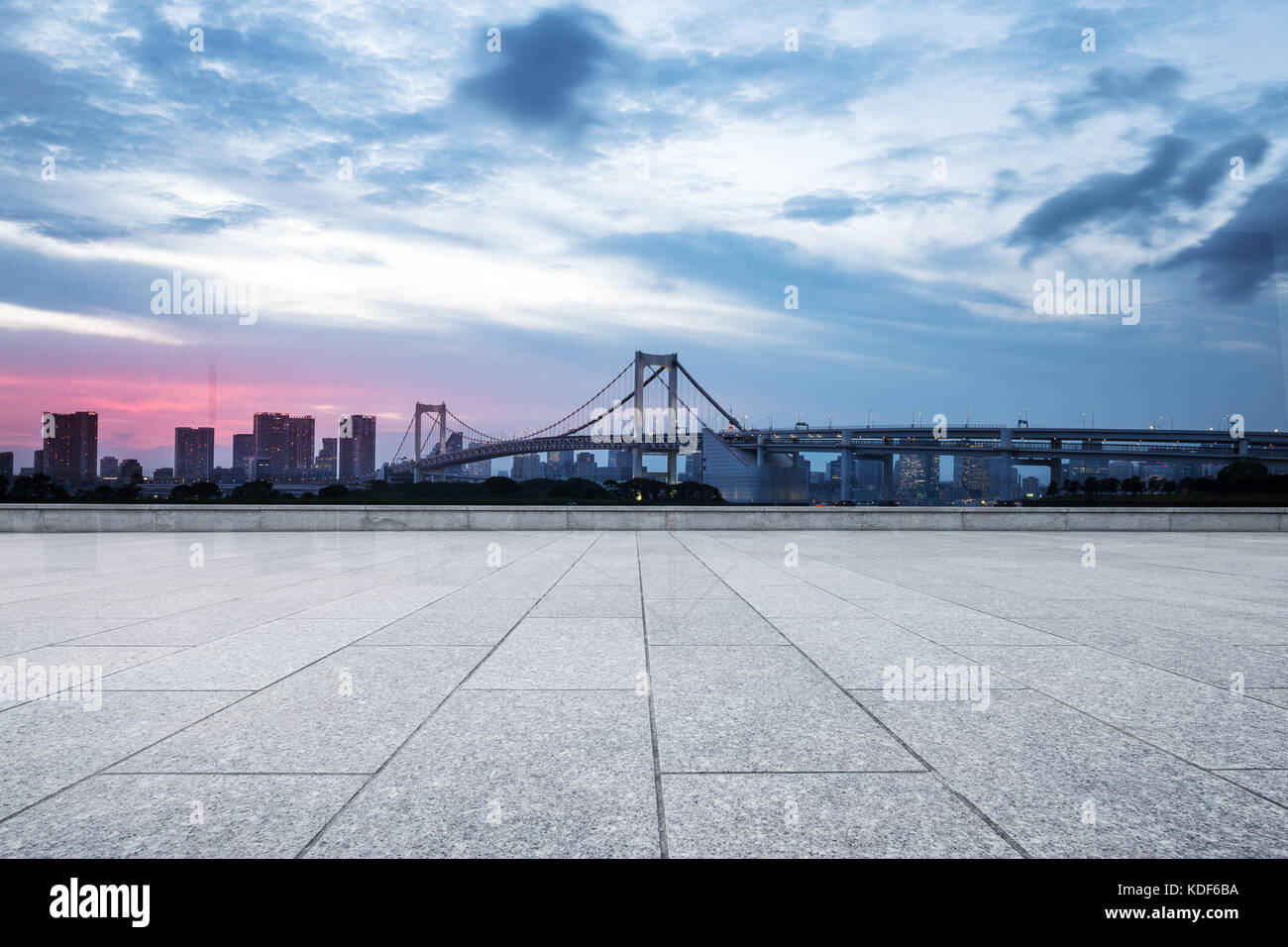 Pedestrians sidewalk hi-res stock photography and images - Alamy