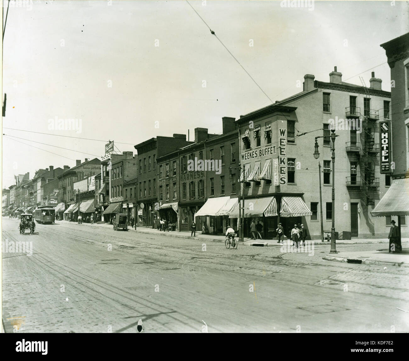 Market Street, West at Thirteenth Street Stock Photo - Alamy
