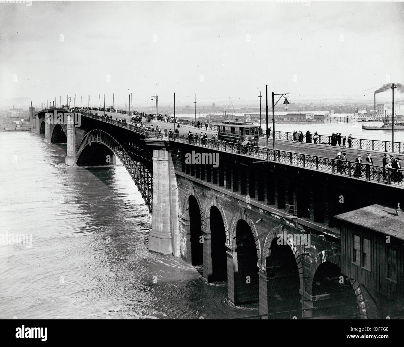 Eads bridge hi-res stock photography and images - Alamy
