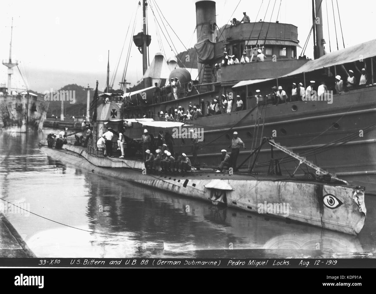 Uss bittern hi-res stock photography and images - Alamy