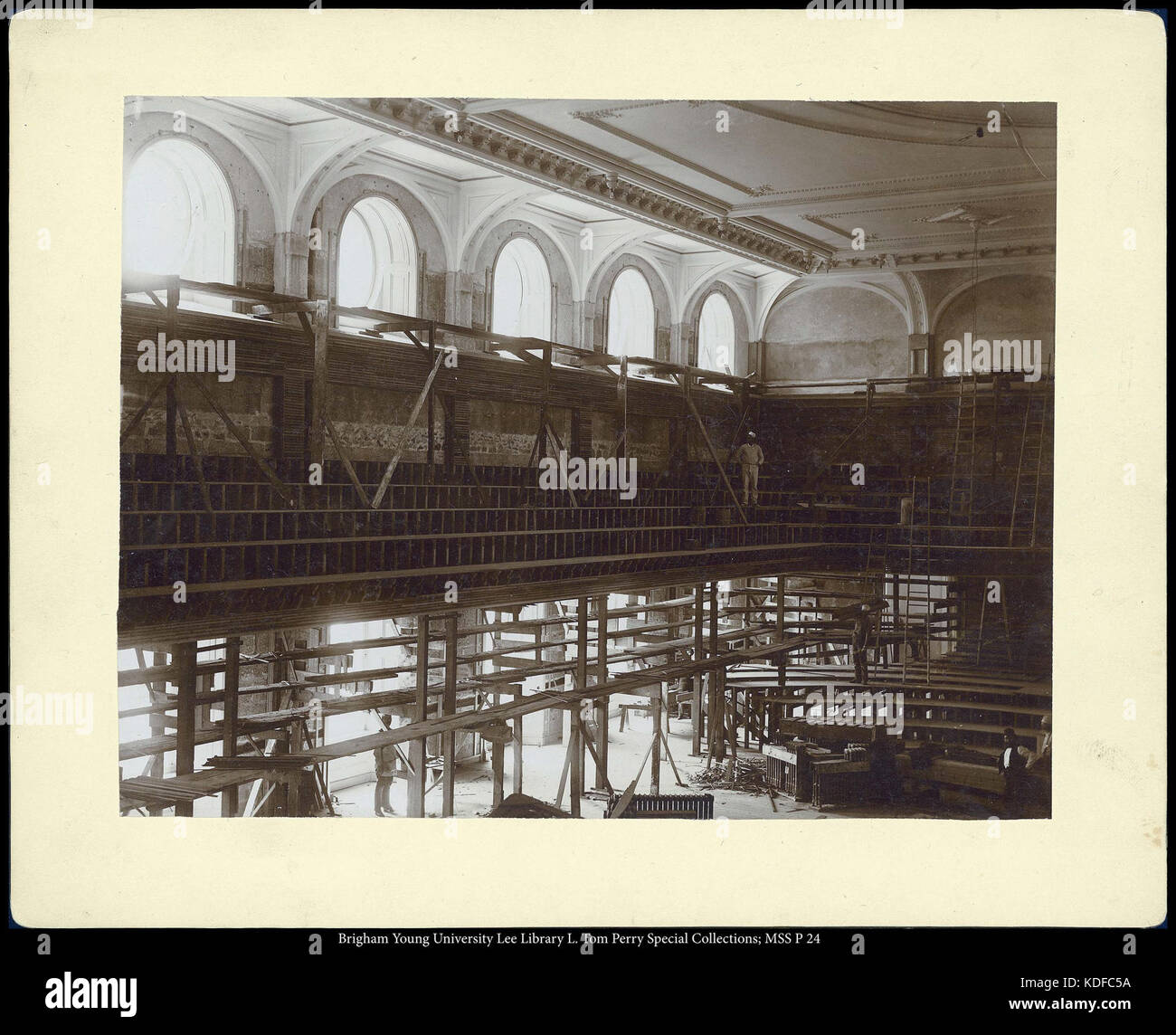 L temple hi-res stock photography and images - Alamy