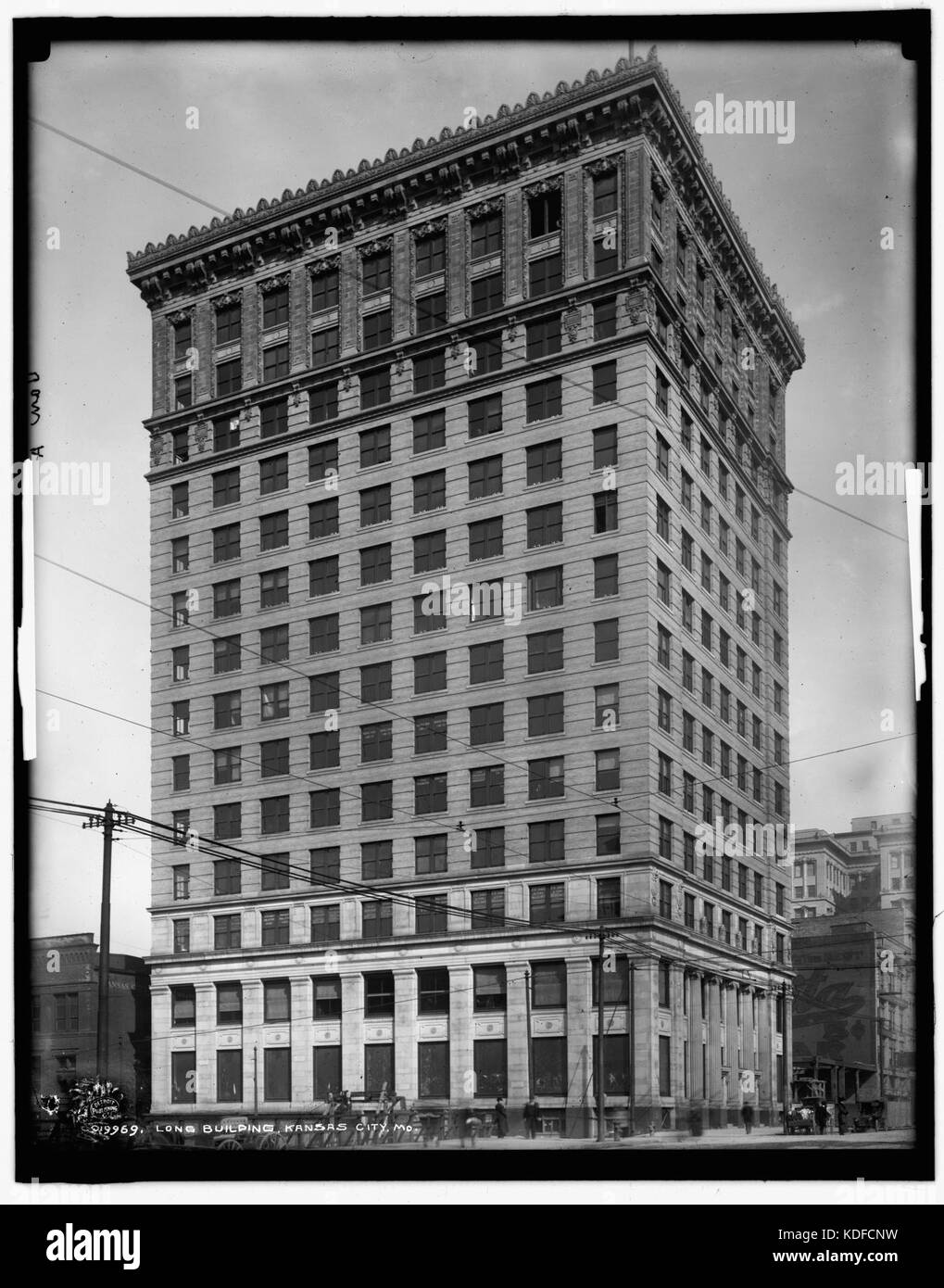 The Long Building in Kansas City, Missouri, is an architectural ...