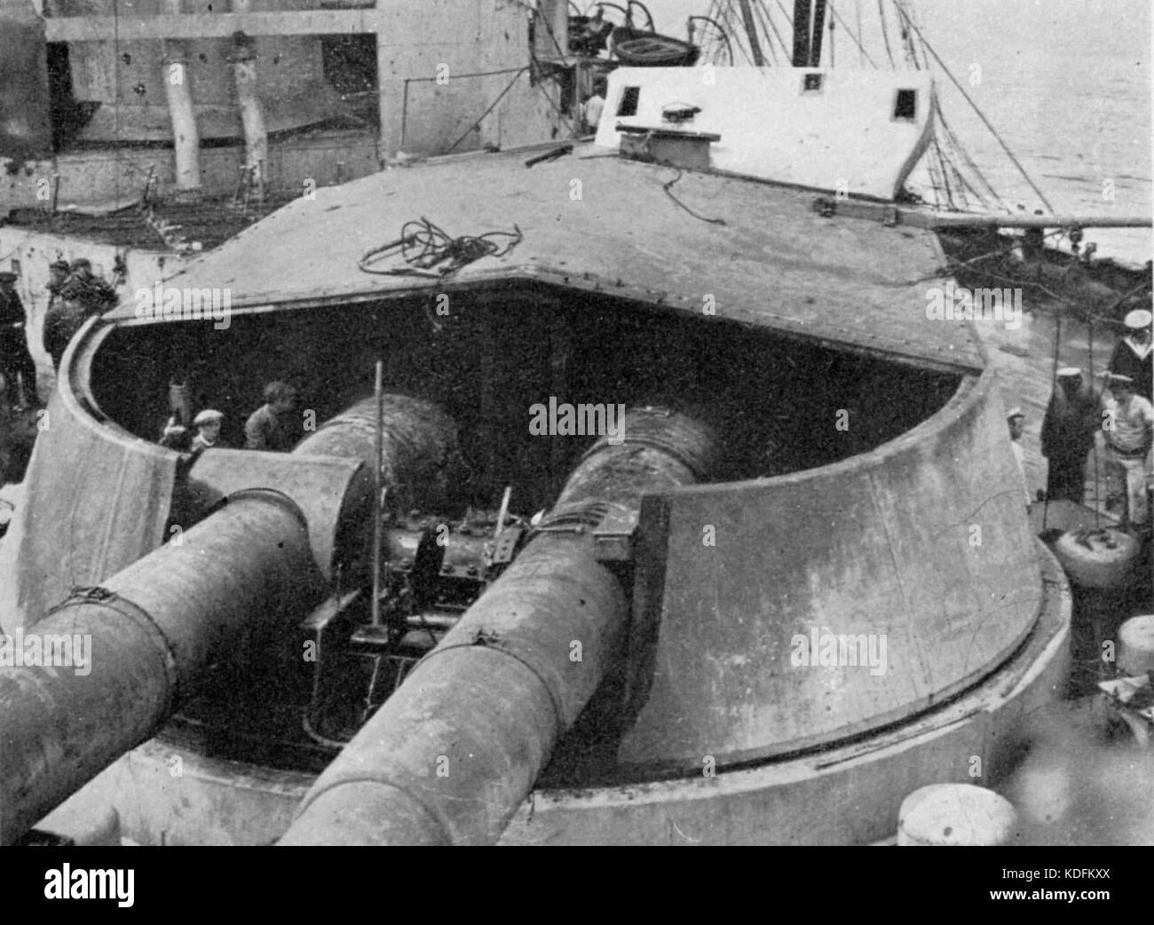 Royal navy warship 1916 hi-res stock photography and images - Alamy