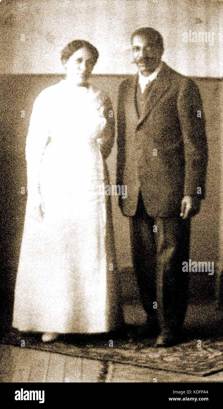 Marriage photo of Beverly and Sallie Conley Stock Photo - Alamy