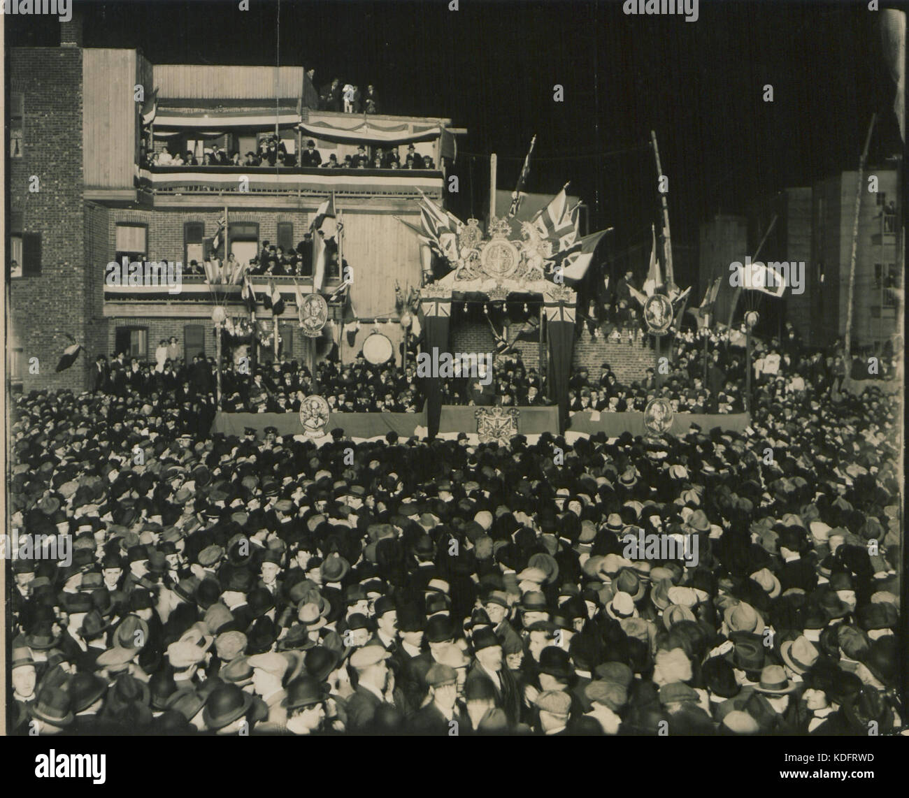 Sir Wilfred Laurier at Montreal, September 27th, 1916 (HS85 10 32050 ...